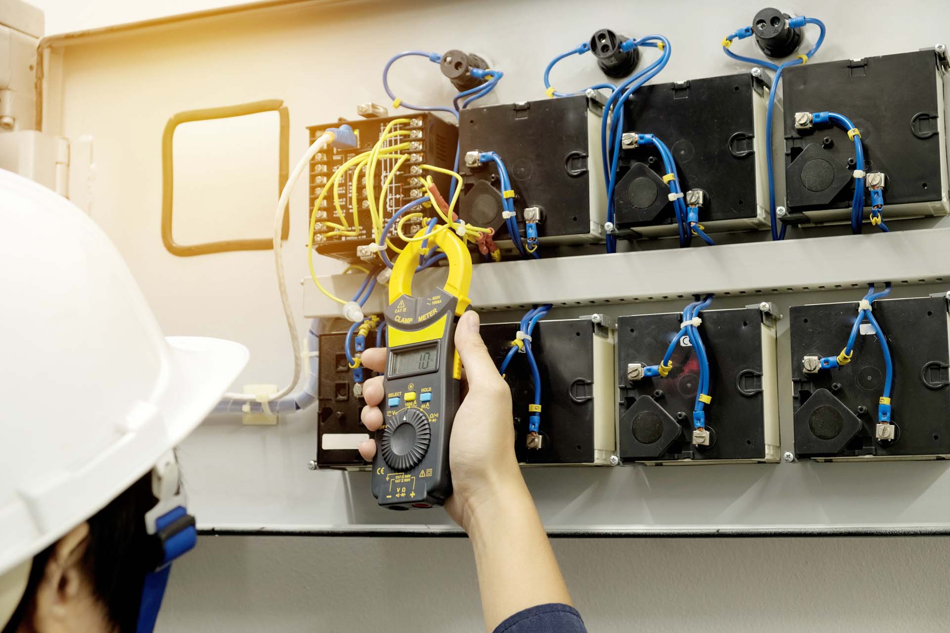Best Electrician in Concord, CA | Electric Heroes